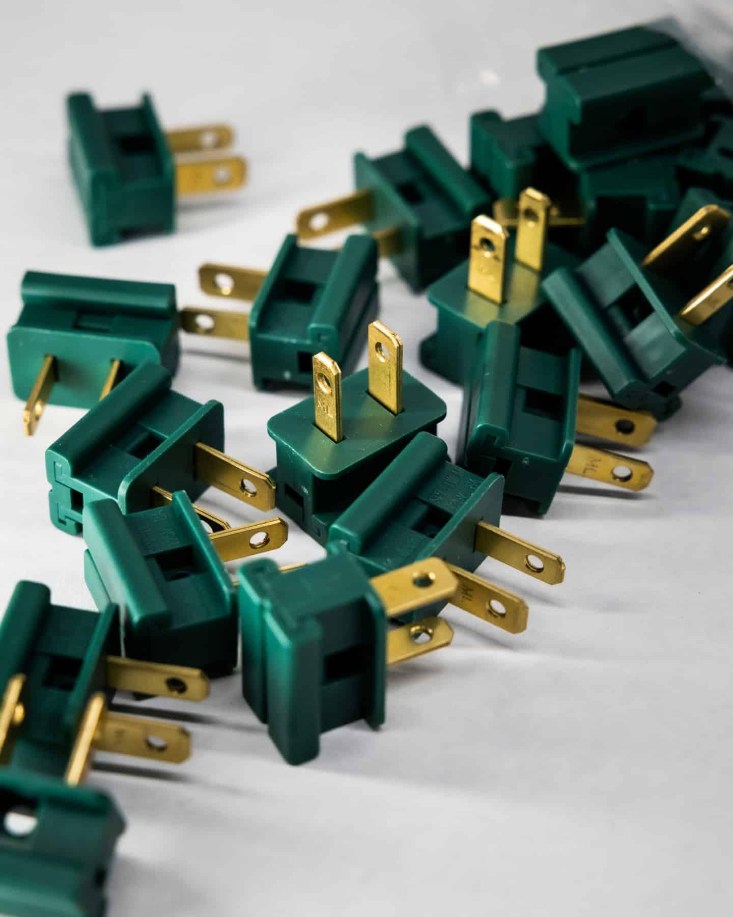 Male Slide Plug- SPT1 | Thunder Lighting Supply