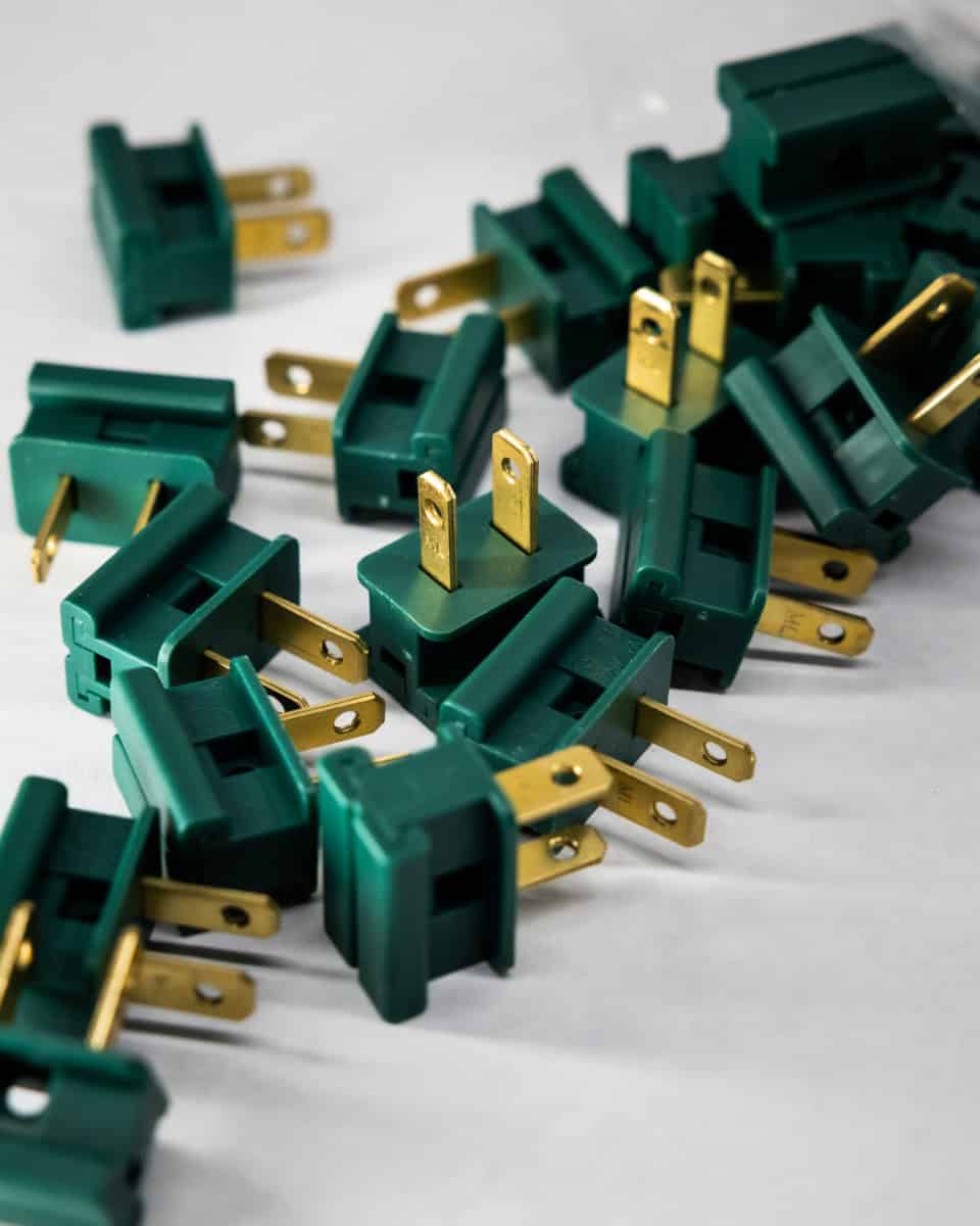 Male Slide Plug- SPT1 | Thunder Lighting Supply